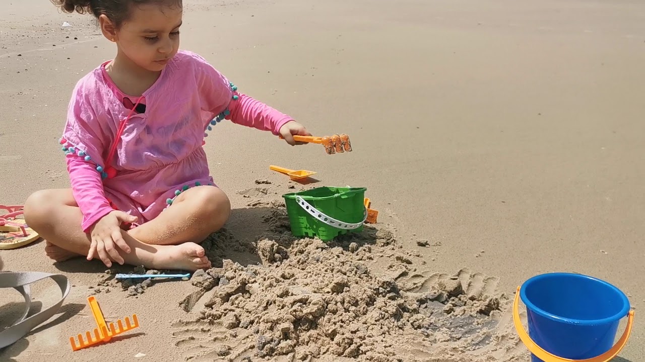 Brincando Na Praia Youtube