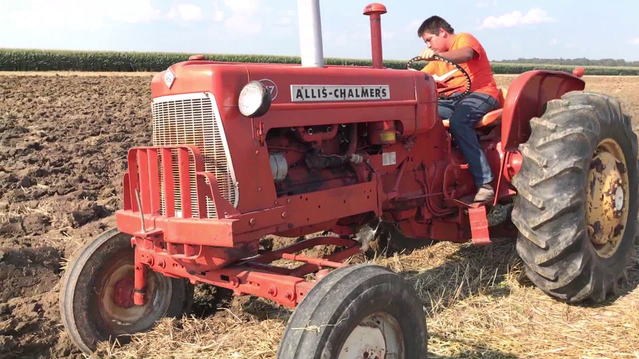 Plowing During the 2017 Show - YouTube