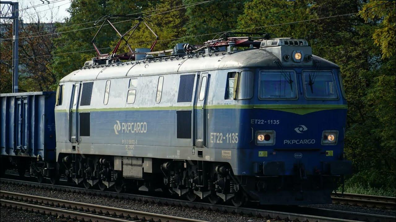 04.11.2023 Wrocław Popowice - Lokomotywa ET22-1135 z węglarkami - YouTube