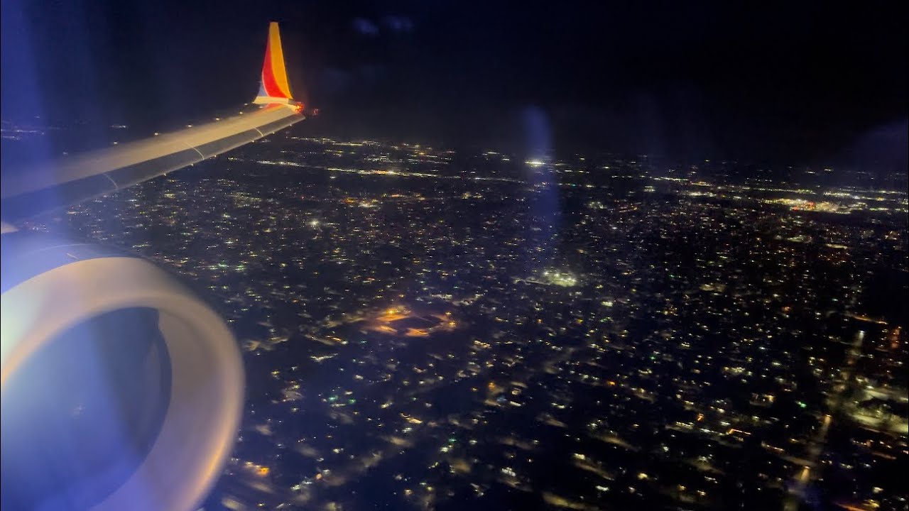 Southwest Boeing 737 MAX 8 Night Landing Houston Hobby Airport (KHOU ...
