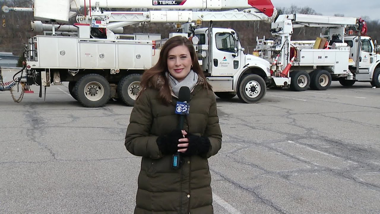 Alabama Power Workers Helping Turn The Lights Back On - YouTube