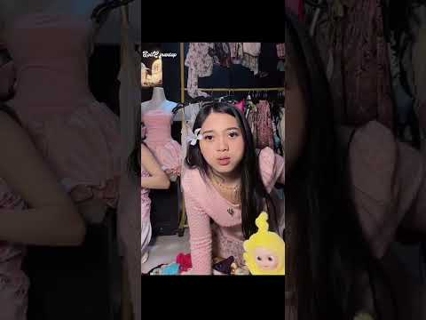 Live jualan blunder . pakai rok mini .