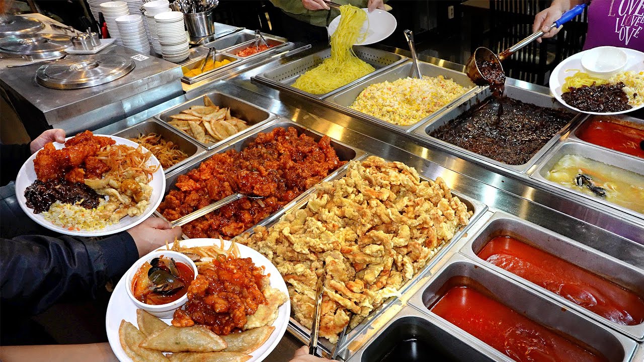 9900원짜리 핵가성비 중국집 뷔페? 50년 경력 아버지와 아들의 12가지 중식 무한리필┃$7 Buffet / Korean Street Food - YouTube