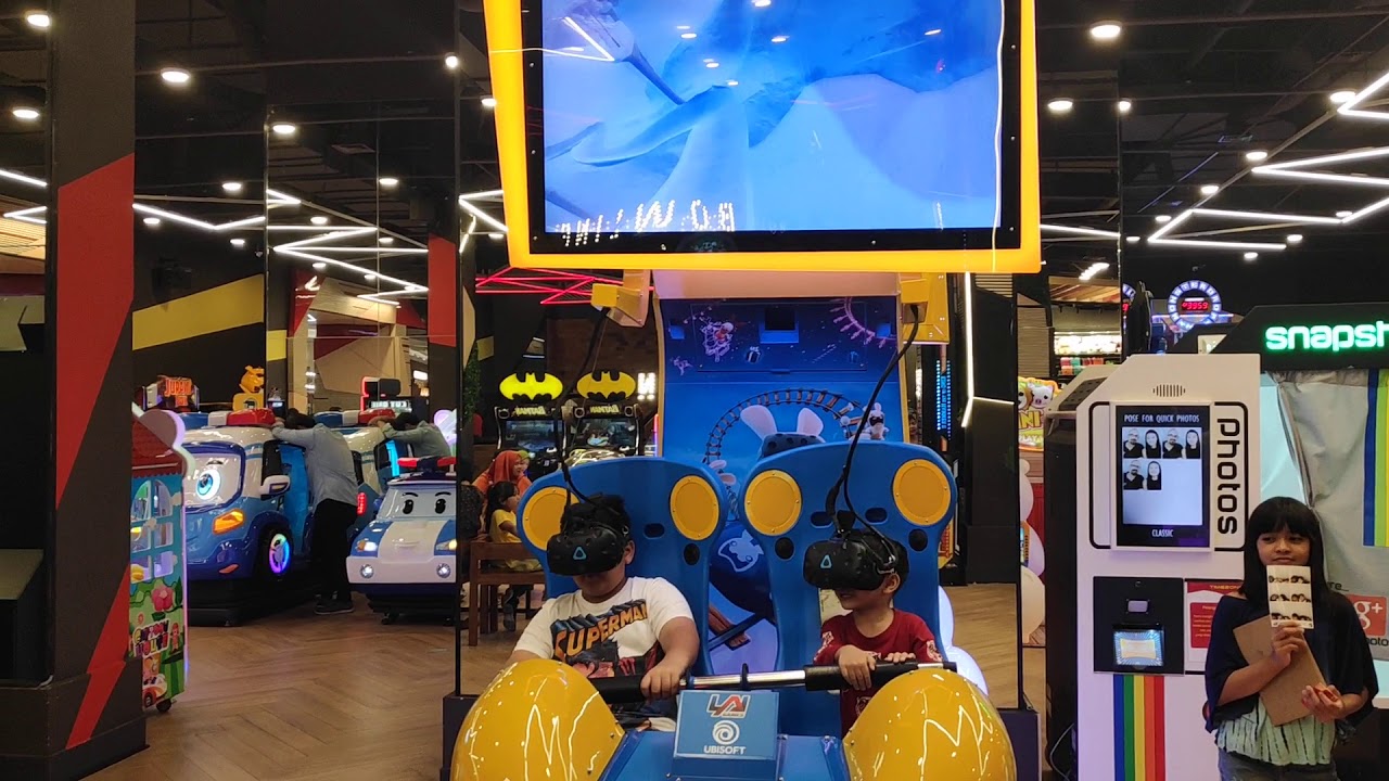 Keenan dan Abang Maliq main VR Rabbids di Timezone - YouTube