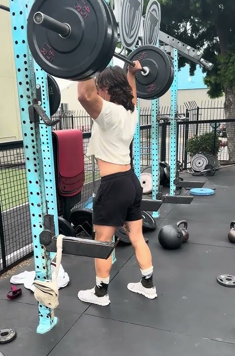 225 OHP (102kg overhead press) - YouTube