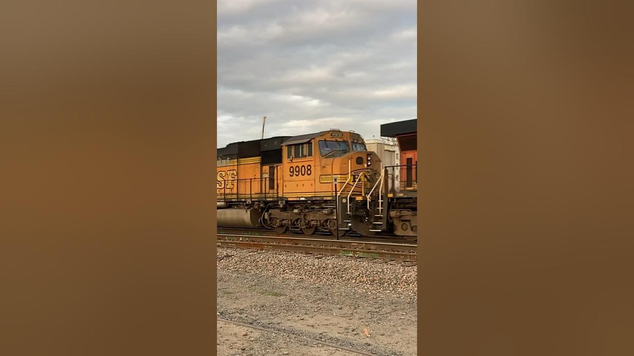 BNSF #9908 (SD70MAC) - YouTube