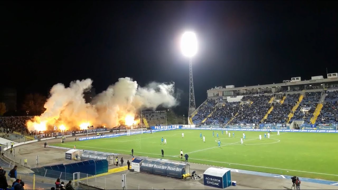 12.11.2022 Levski Sofia - Slavia Sofia 1:2 atmosphere - YouTube
