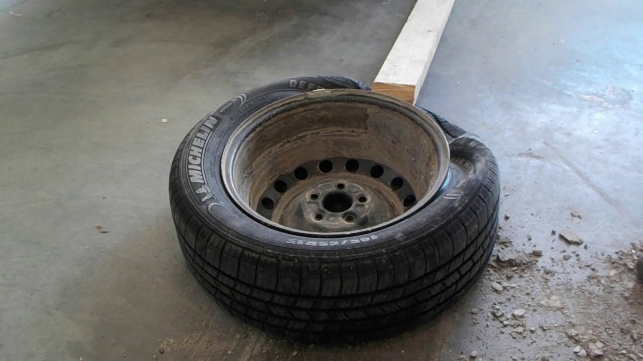 Changing tire on rim - YouTube