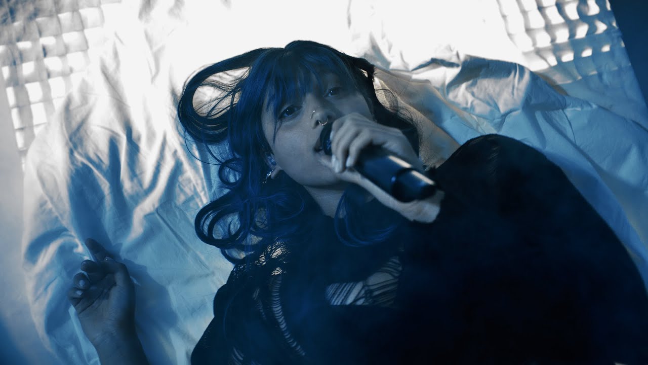 Jessica Bouhez - Carcass (Live Performance Video) - YouTube
