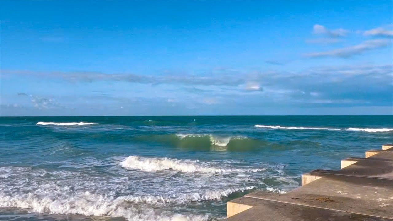 Manatee County Surf 4/9/25 8:45am - YouTube