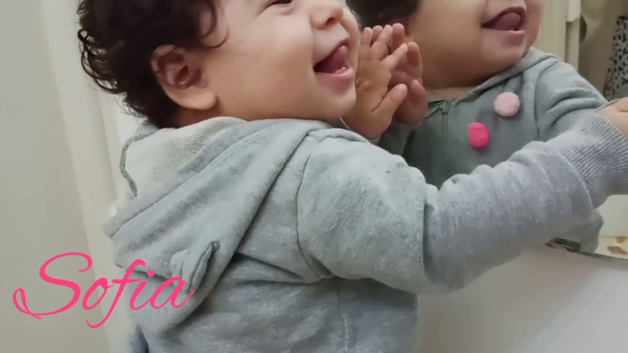 Momentos felices de la bebé Sofia, ella disfruta cada momento. - YouTube