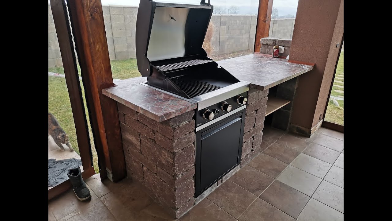 Stavba vstavaného grilu na terase. Urob si sám. Plynový gril Grandhall ...