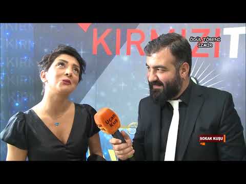 KırmızıTürk Medya Ödülleri İzmir Yılın En iyi Aktüel/ Eğlence Programı Erkek Sunucusu Emrah Uslu