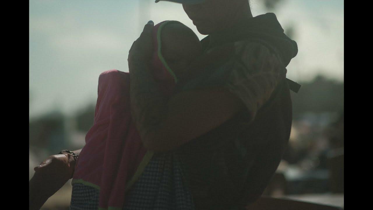 Shooting with the Fujixt2 and Sony A7C2. - YouTube