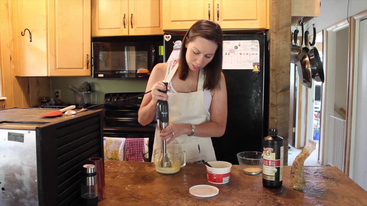 How to Make "The Budwig Protocol" - YouTube