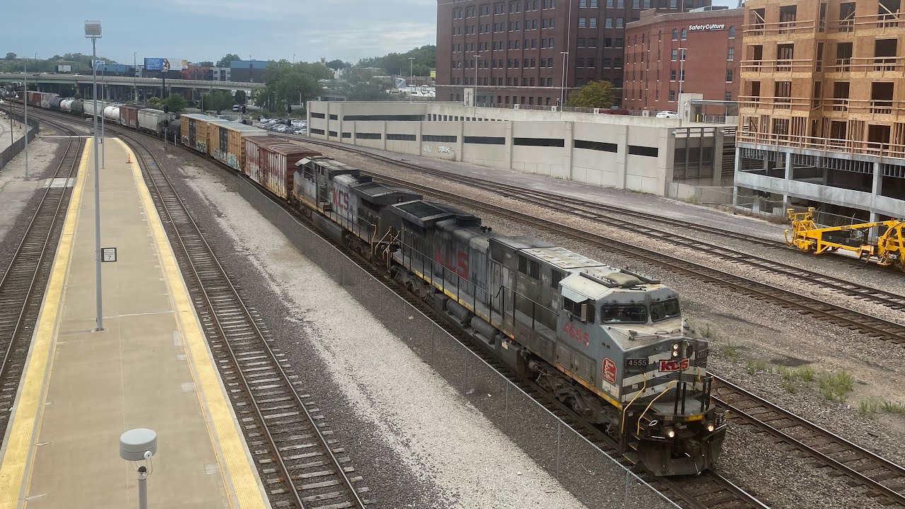 KCSM Grey Ghost Duo Leads EB CPKC Mixed Freight lead by KCSM #4555 ...