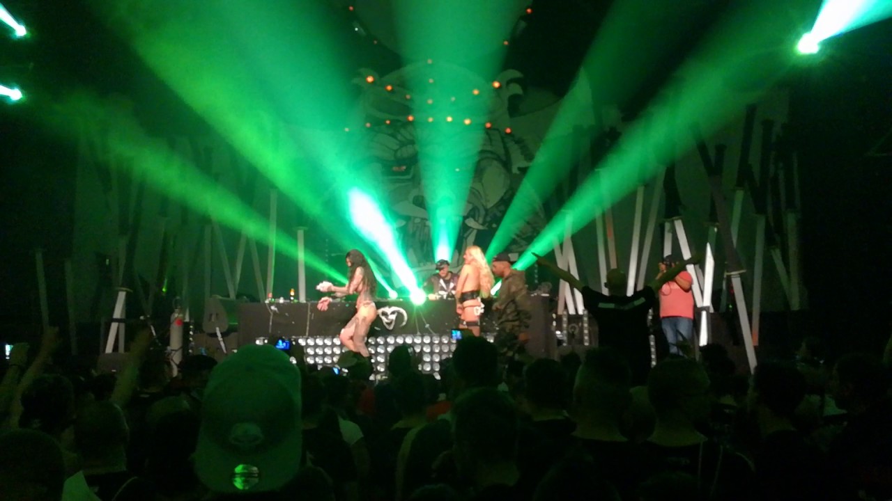 Rotterdam Terror Corps pt.2 @ Masters of Hardcore 2017 - YouTube