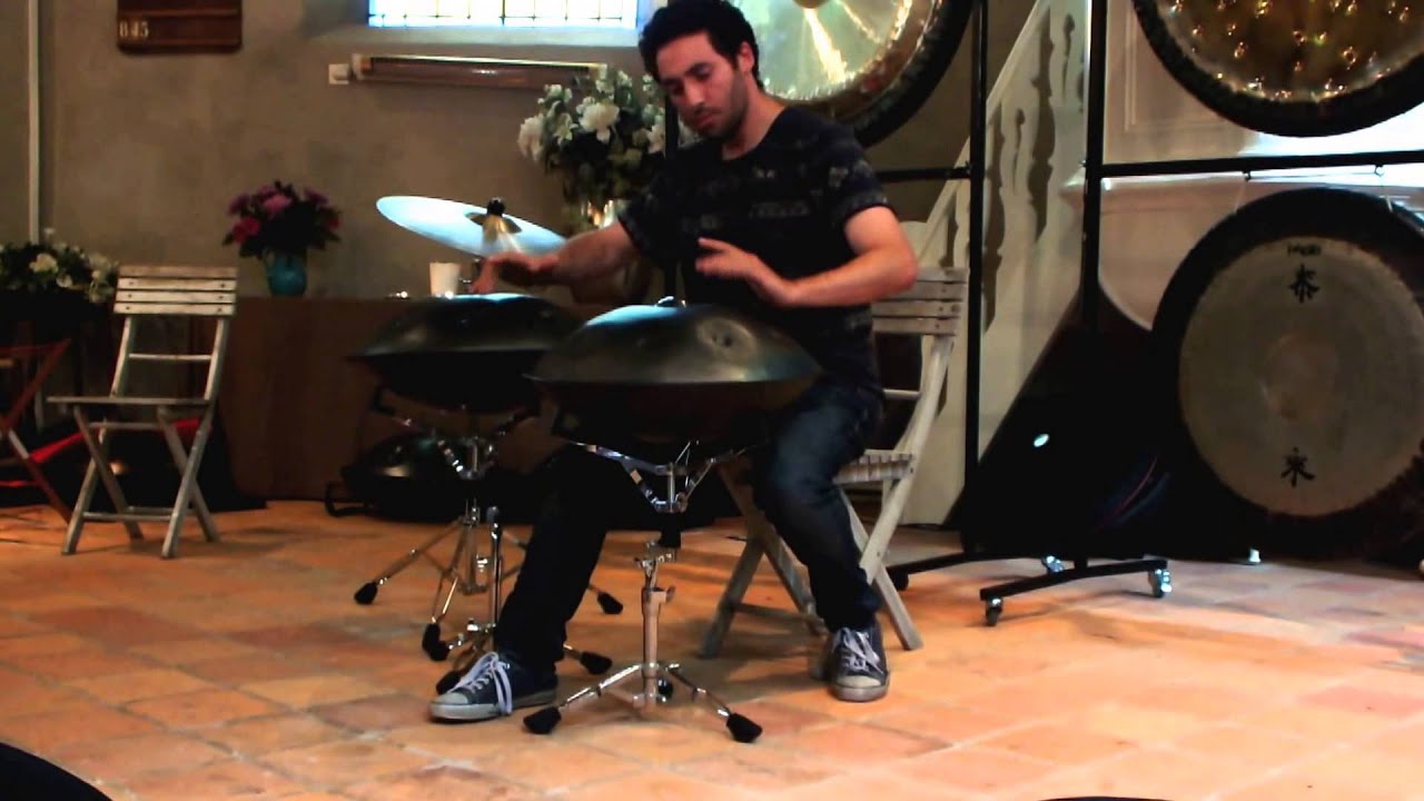 Lovely Hang Drum Performance in Hang uut Holland (Nederland) - YouTube
