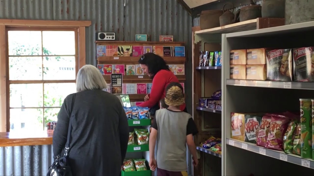 Luggate acquires new general store - YouTube