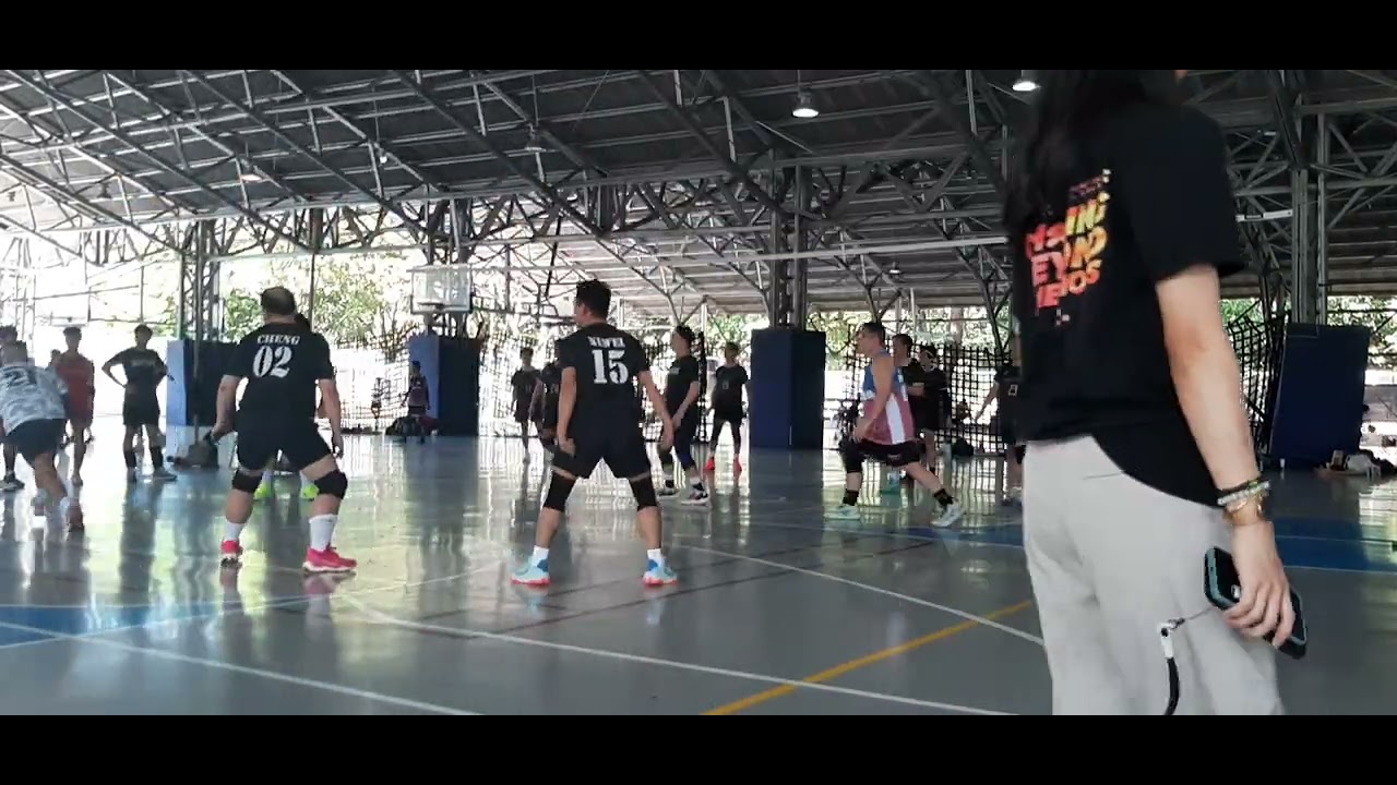 Miongs Army vs Team Huyyy - YouTube