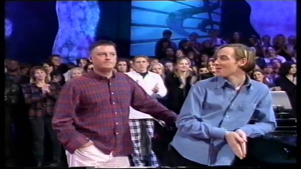 Oasis - Wonderwall / Round Our Way (Later With Jools...1995) - YouTube