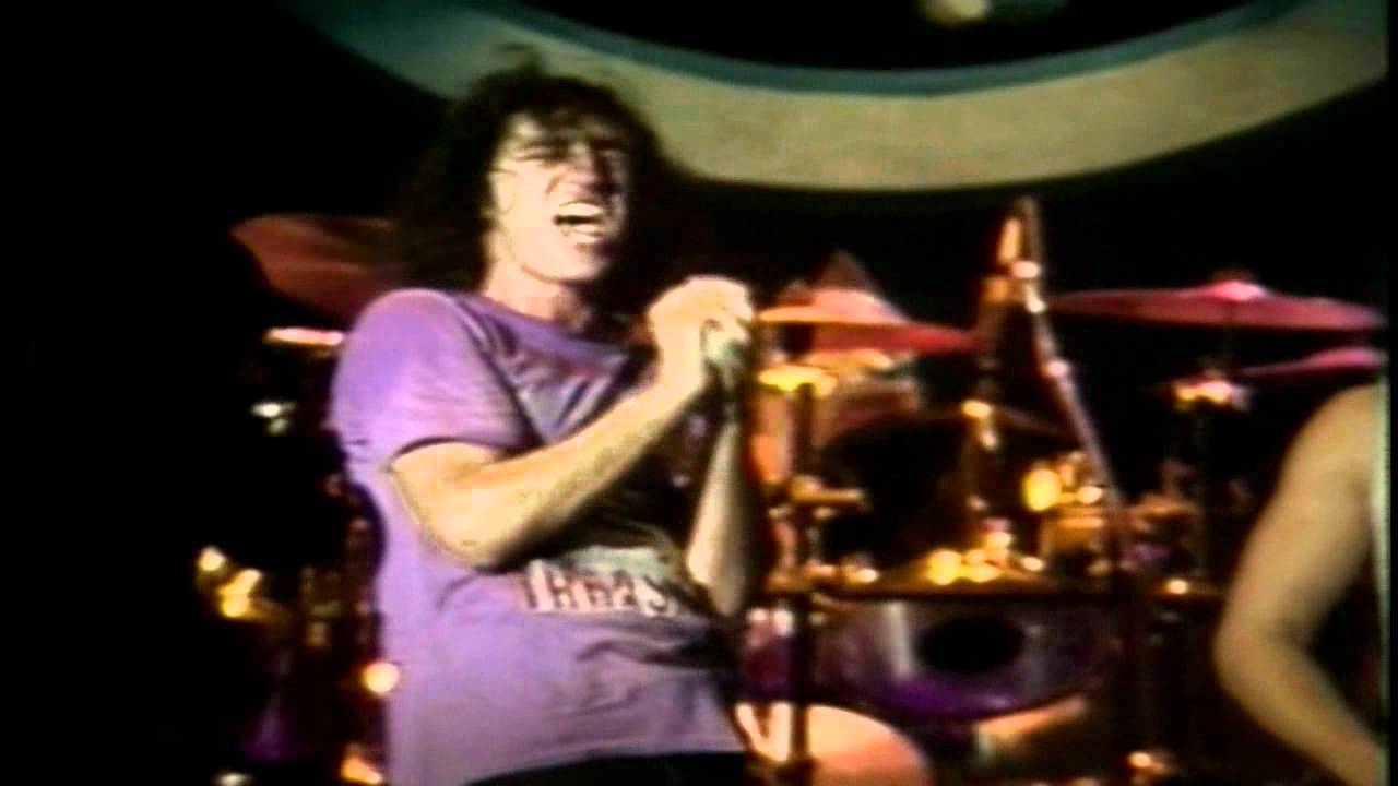 D.R.I. (The Ritz 1987) [08]. Couch Slouch - YouTube