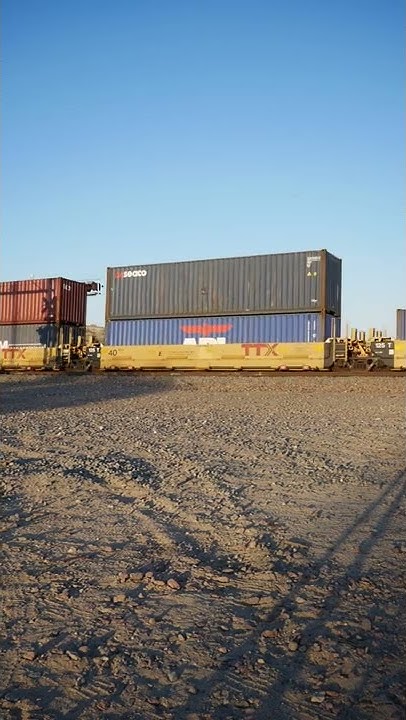 BNSF 3898 & BNSF 4056 MID DPU EASTBOUND BNSF STACK TRAIN - YouTube