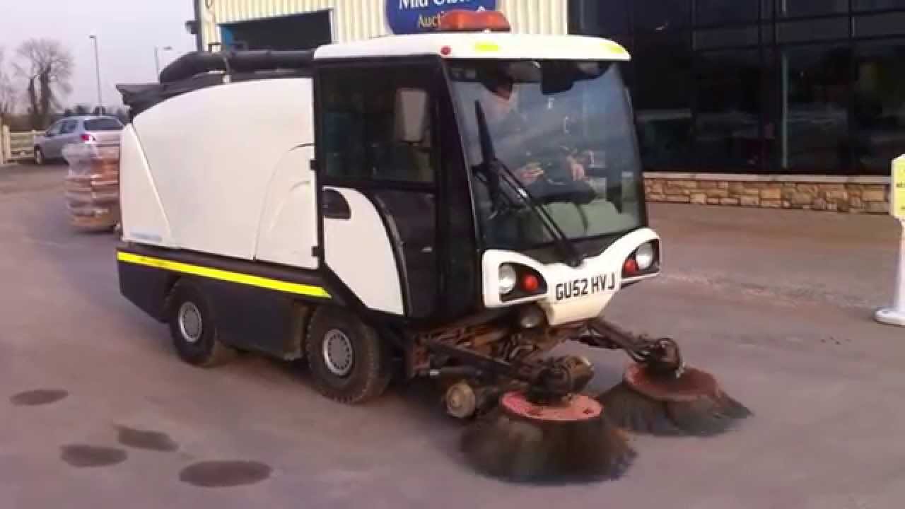 JOHNSTON 142A 101T SWEEPER - YouTube
