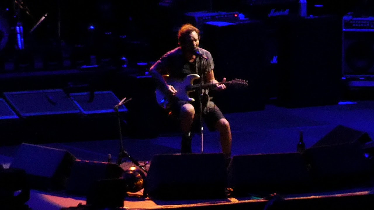 PEARL JAM : "Thumbing My Way" : FENWAY PARK / BOSTON (Sept 4, 2018 ...