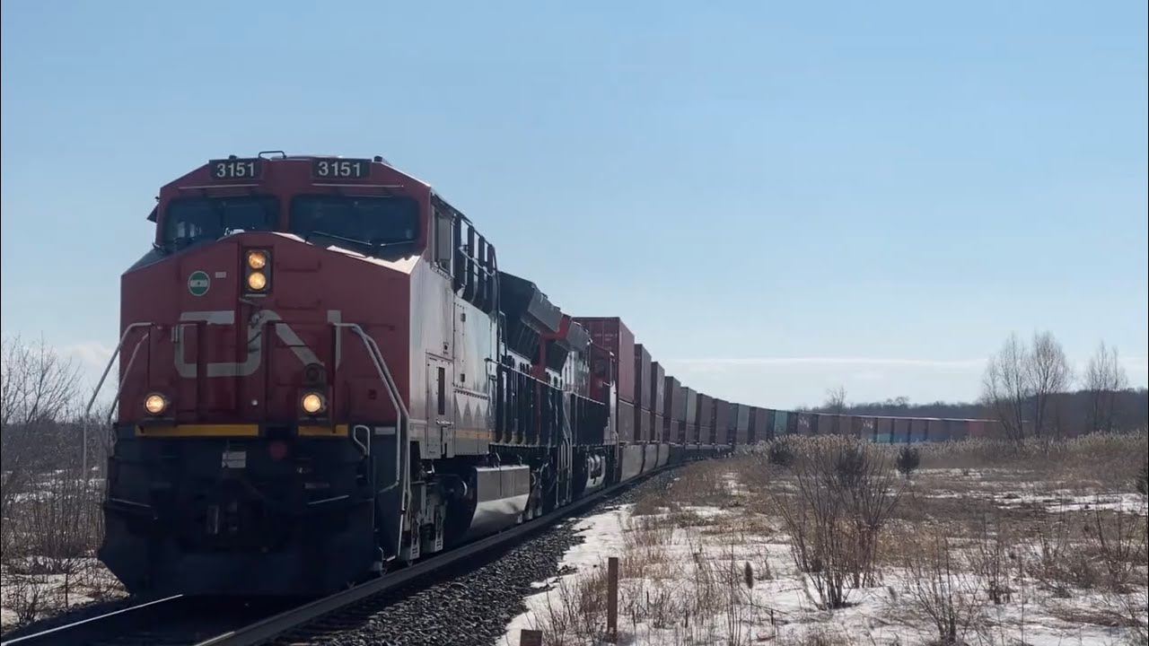 CN 3151 & CN 3223 passing through Gamebridge, ON - YouTube