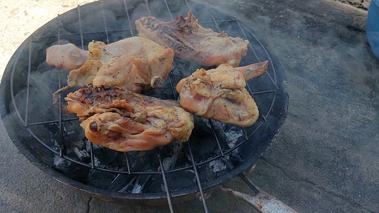 SMOKEY FLAVOUR CHICKEN SOUP | Linagpang na manok | Peph tv - YouTube