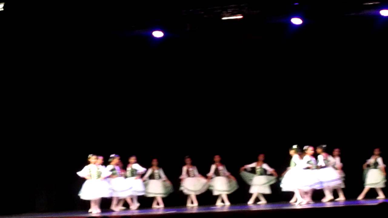 Recital de Ballet - Daniela la mejor bailarina :) - YouTube