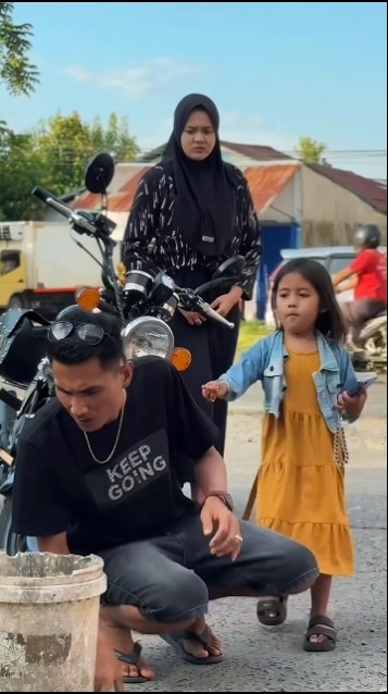 Brave Little Girl Outsmarts Kidnappers and Saves a Woman 💑🐱#shorts ...