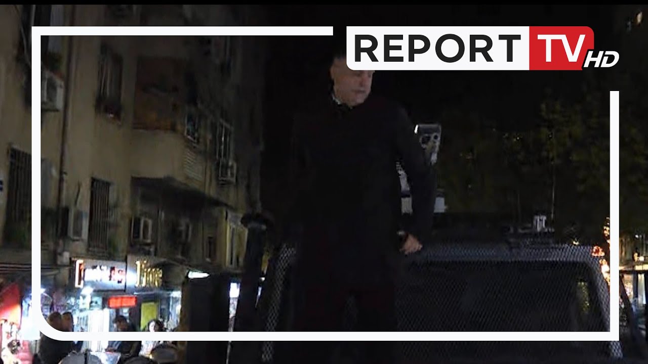 Tedi Blushi në versionin Vojo Kushi! Hipën sipër autobotit me ujë dhe ...