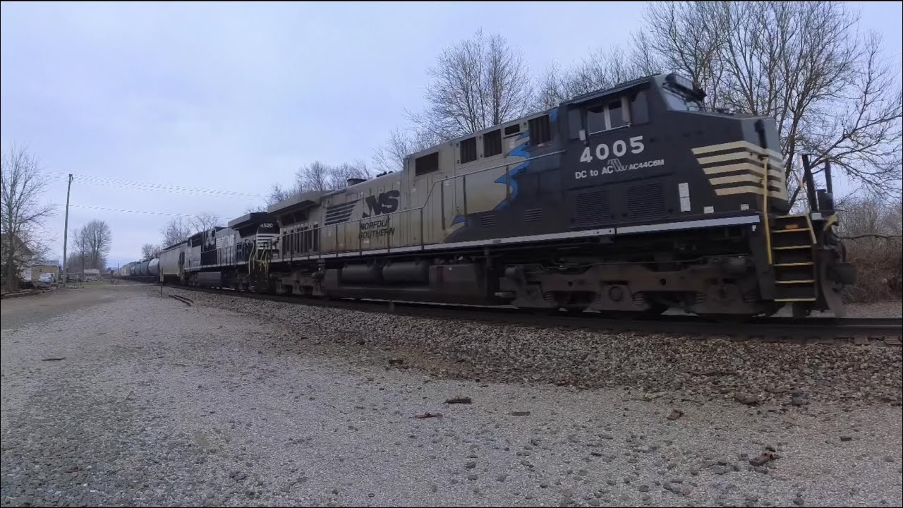 2 Heritage Units In 1 Day NS 4005 And CSX 7765 - YouTube