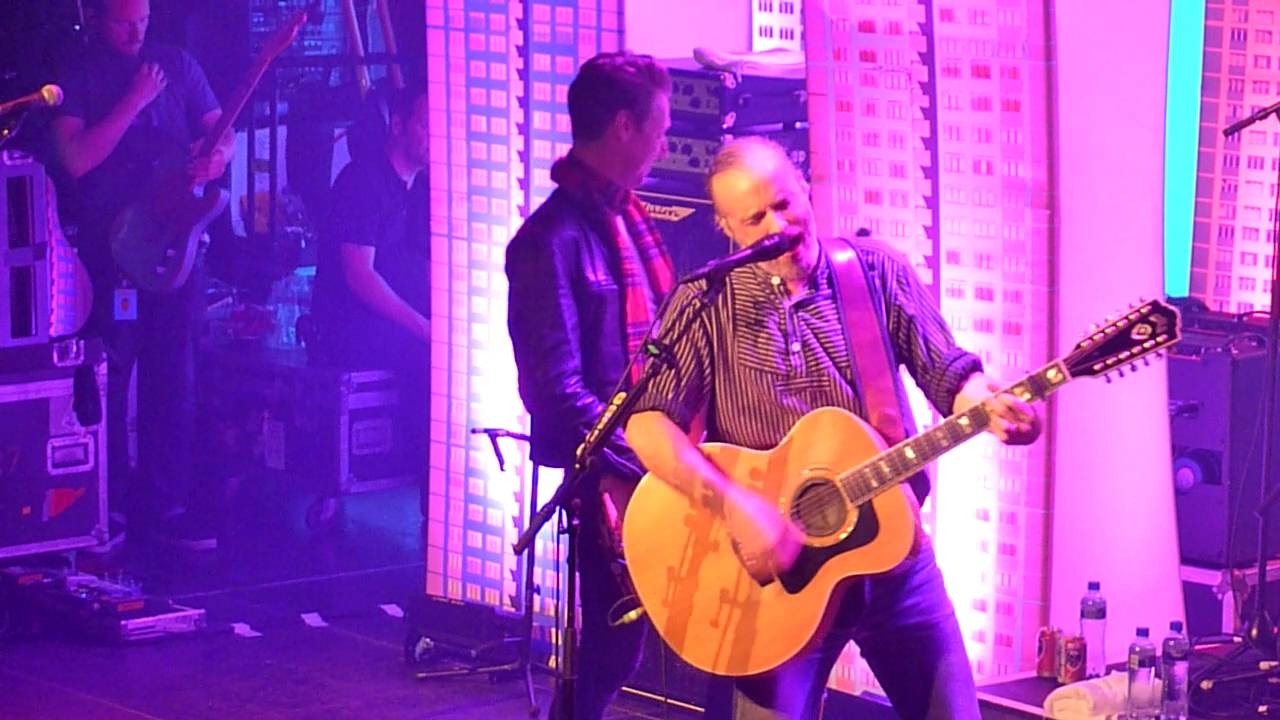 Travis - Sing @ Melkweg (1/10) - YouTube