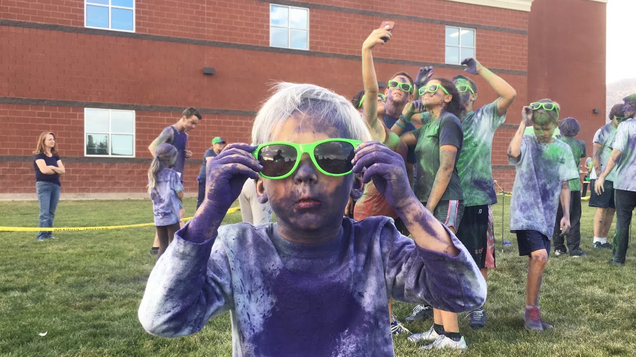 Family Color Run and Race Day! | Meet The Millers - YouTube