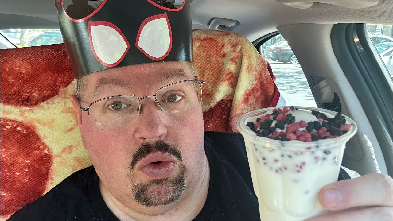 What’s New : Burger King Spiderman Spider-verse Sundae - YouTube