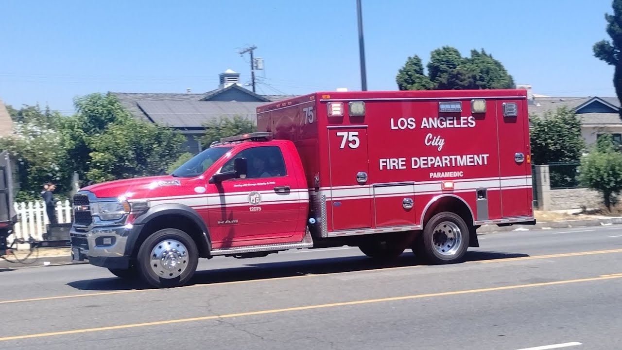 LAFD Rescue 75 Transporting - YouTube
