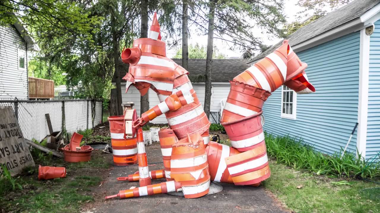 Barrel Squirrel Monster - YouTube