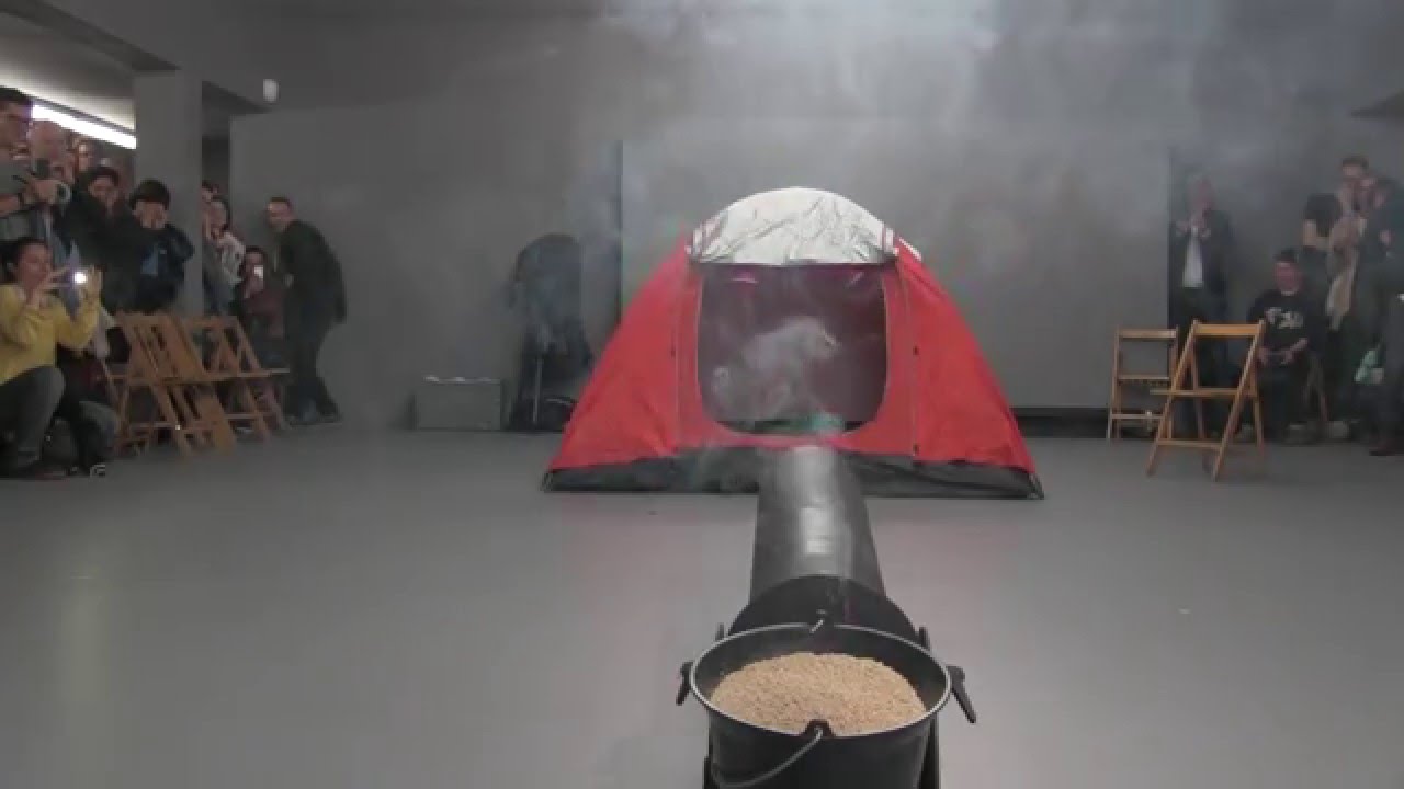 PerformanceProcess / Focus Roman Signer / Performances - YouTube