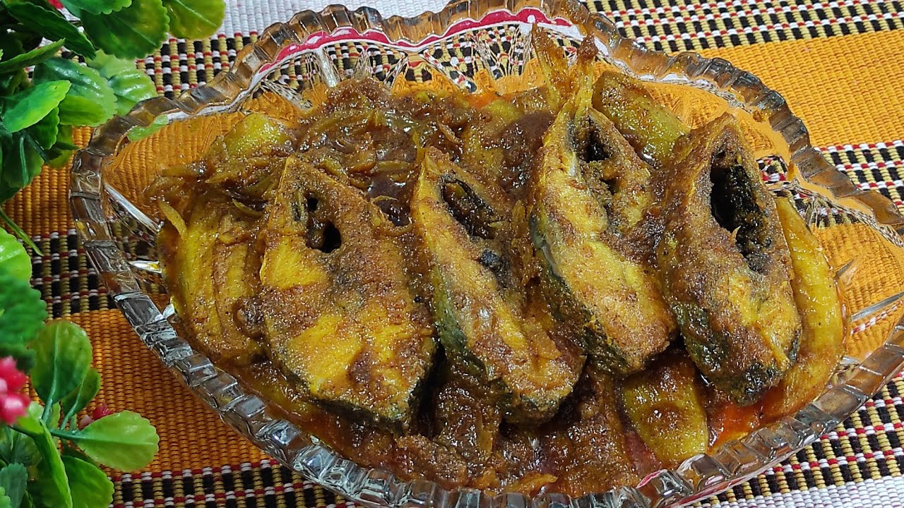 ইলিশ পটলের তরকারি | Hilsha Fish with Potol | Traditional Bengali Hilsha ...