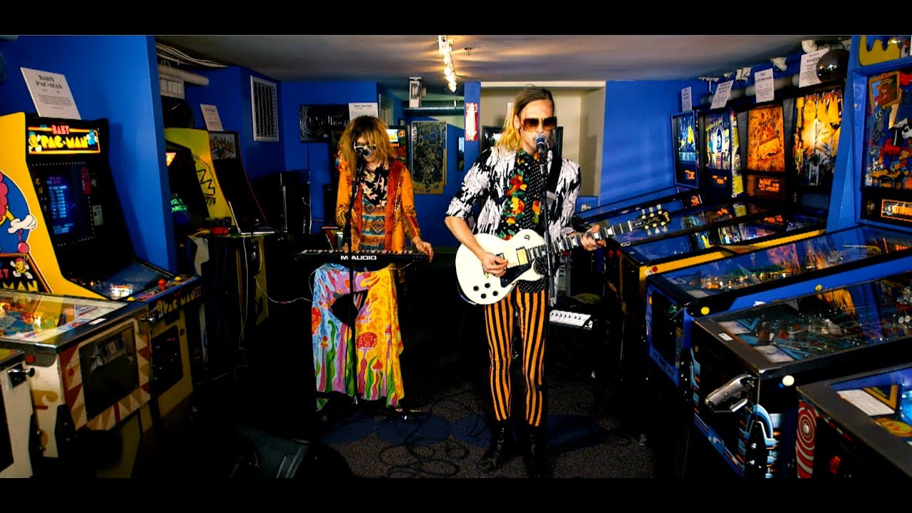 The Fame Riot “Heart Stray” | Sounds by the Sound - YouTube