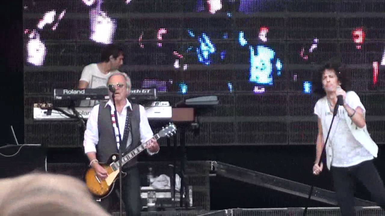 FOREIGNER - Juke Box Hero (live in Berlin 2011) - YouTube