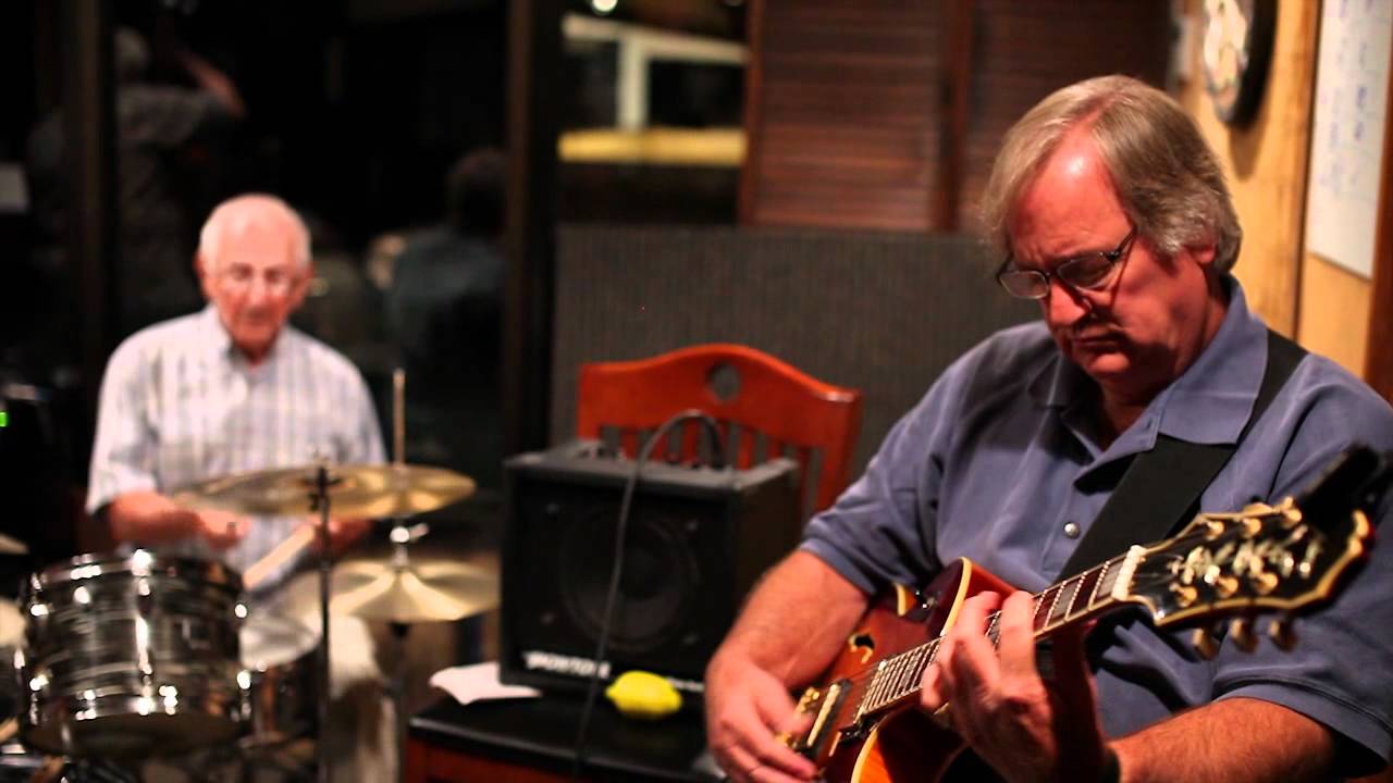 David Ehle Trio feat. Boyan Hristov "Blue Monk" - YouTube