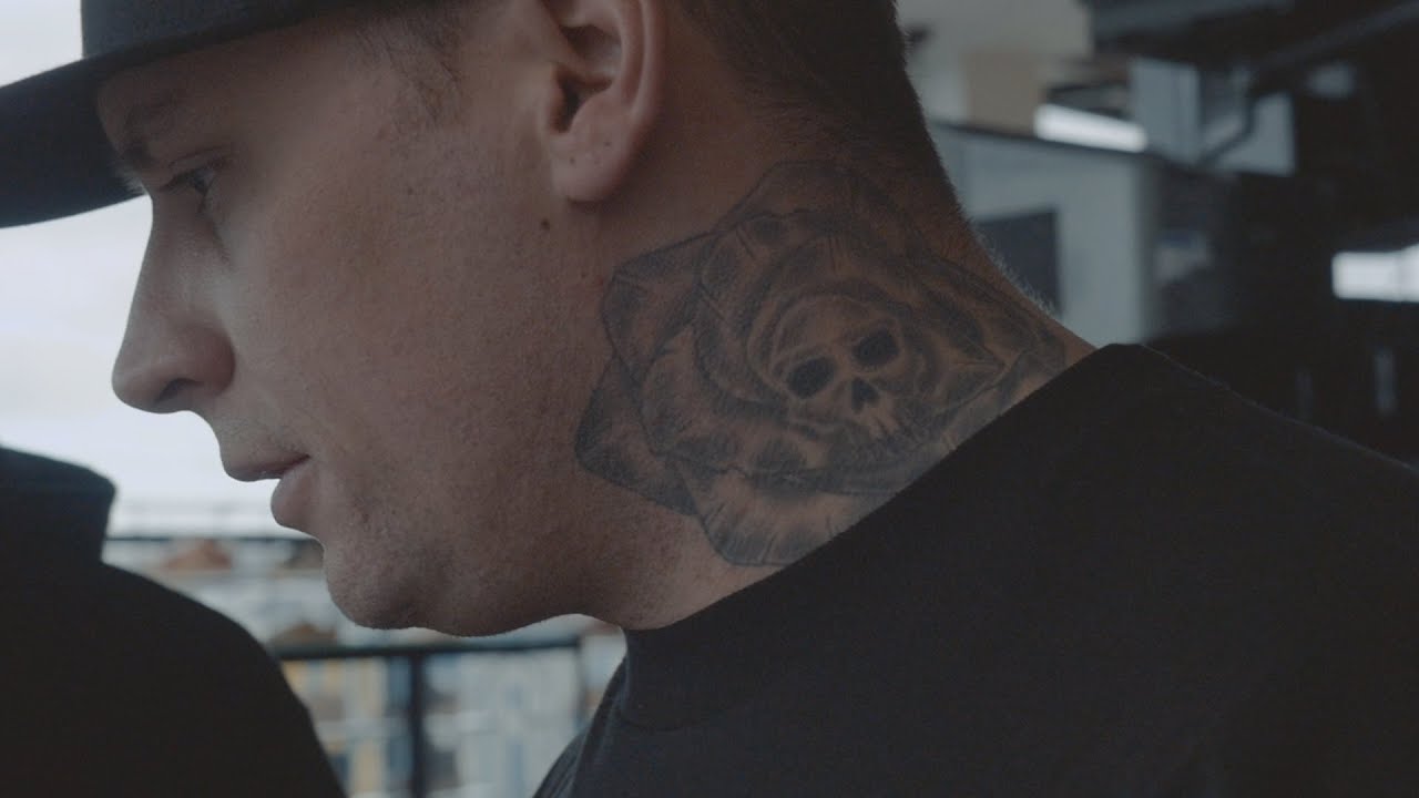 Snak The Ripper x Jaclyn Gee - Interview @ Footshop - YouTube