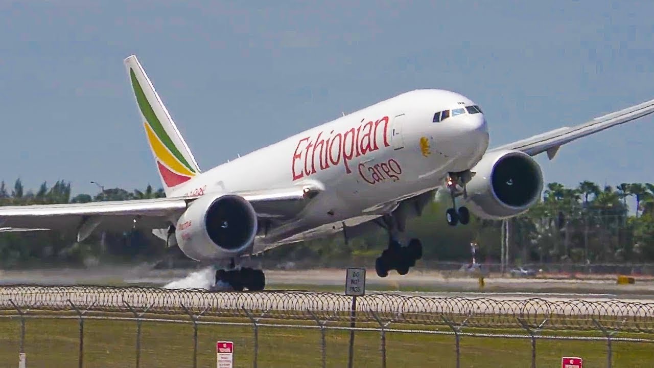 Piloto pierde el control del avión - YouTube