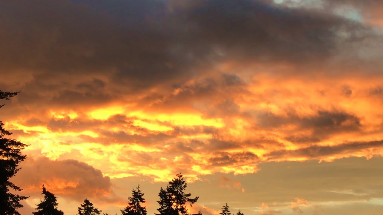 Spectacular Sunrise over Sequim-Dungeness Valley and Olympic Mountains ...