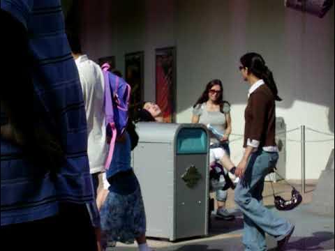 Push the Talking Trash Can - Tomorrowland - Magic Kingdom, Walt Disney World 11-27-2007 - YouTube