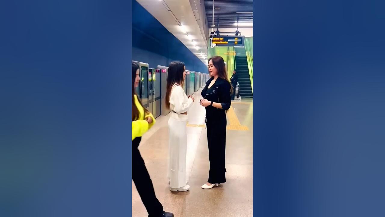 🤣🤣😀#ytshort #viralshort #wish500 #airport #crew #ytshorts #comedy #wish500 #love #duet - YouTube